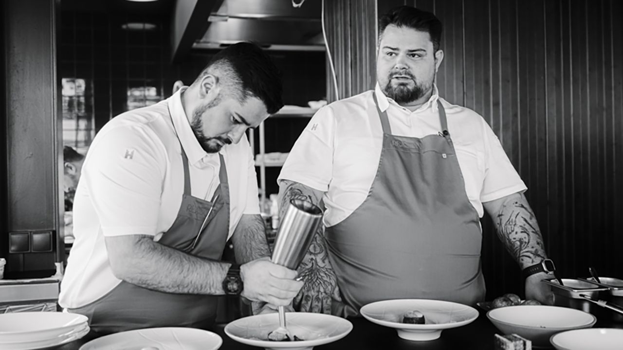 Luxusní fine dining i pro pankáče, Jan Horák boří pravidla v Reasonu ...